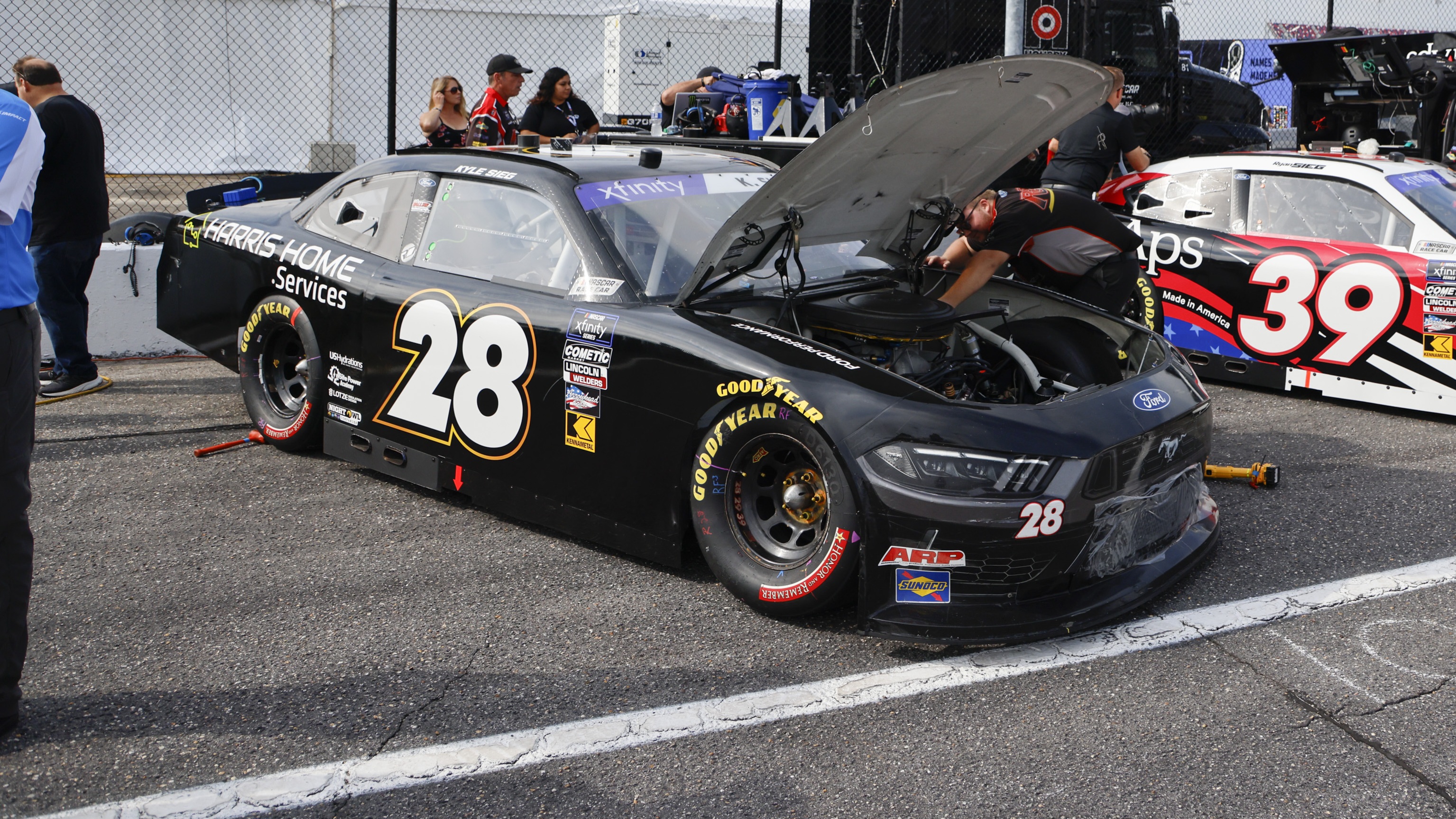 An Interview With a NASCAR Mechanic - Seriously Fast Motorsports